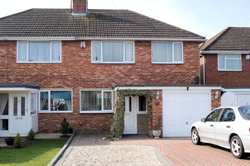 3 bed Semi-Detached for sale in Gloucester | Mouseprice